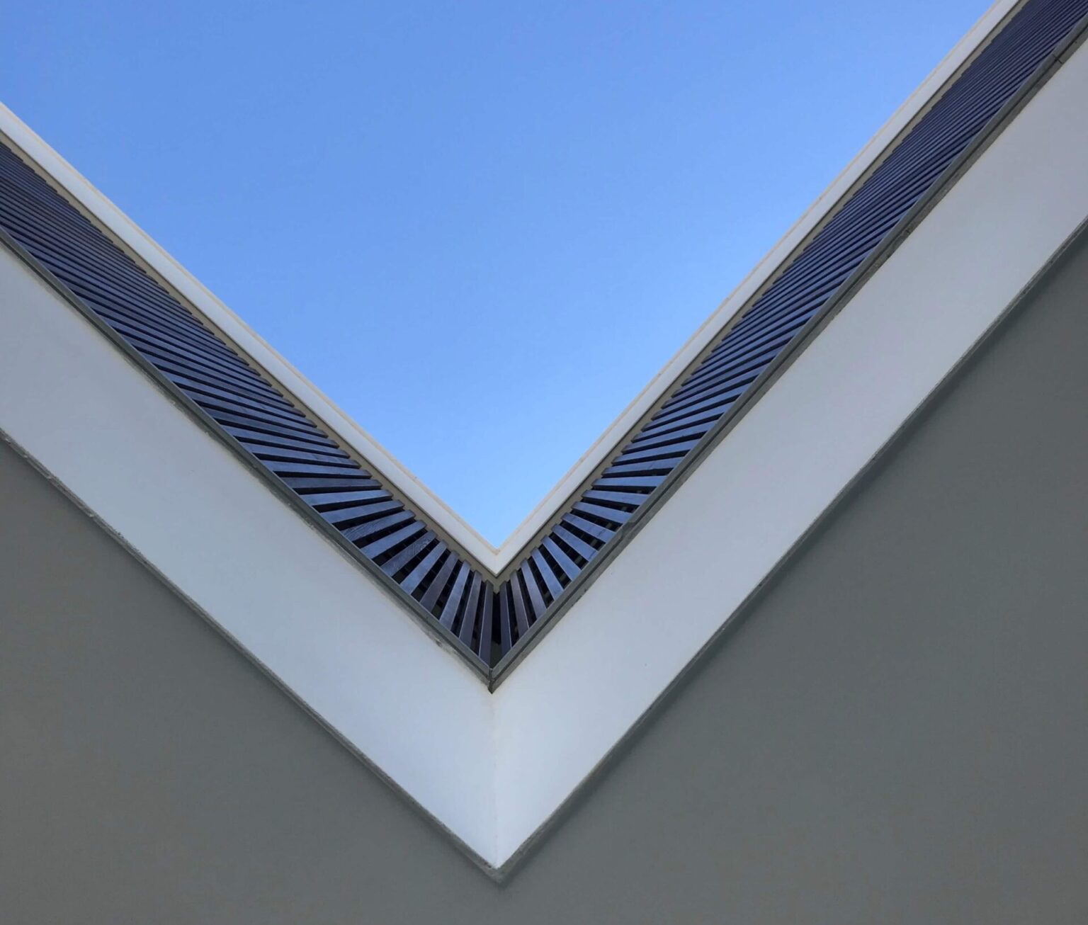 Σύστημα σκίασης με αναδιπλούμενα πάνελ (folding shading system) στην ...
