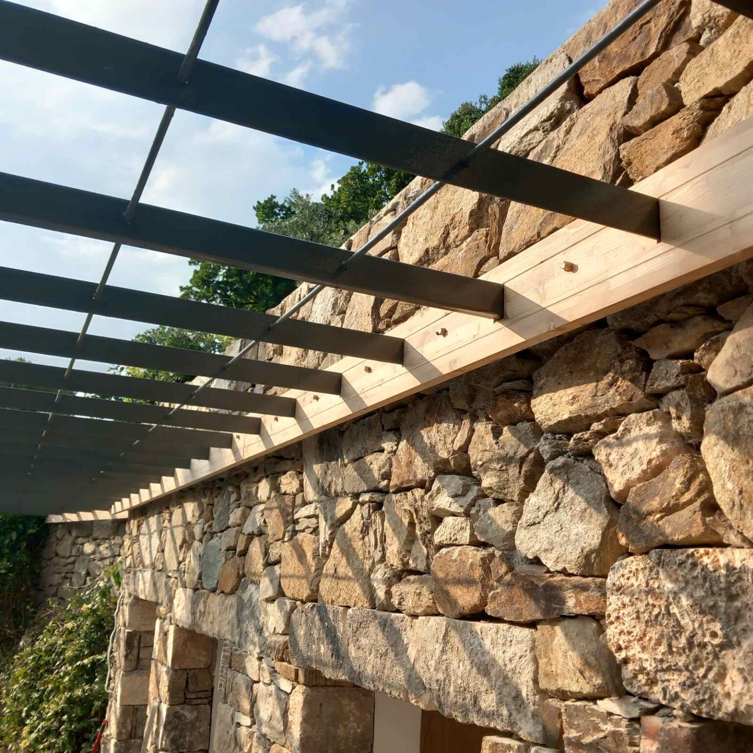 Νέες πέργκολες στη Σκιάθο - Assiouras Bros | Advanced Wood Technology